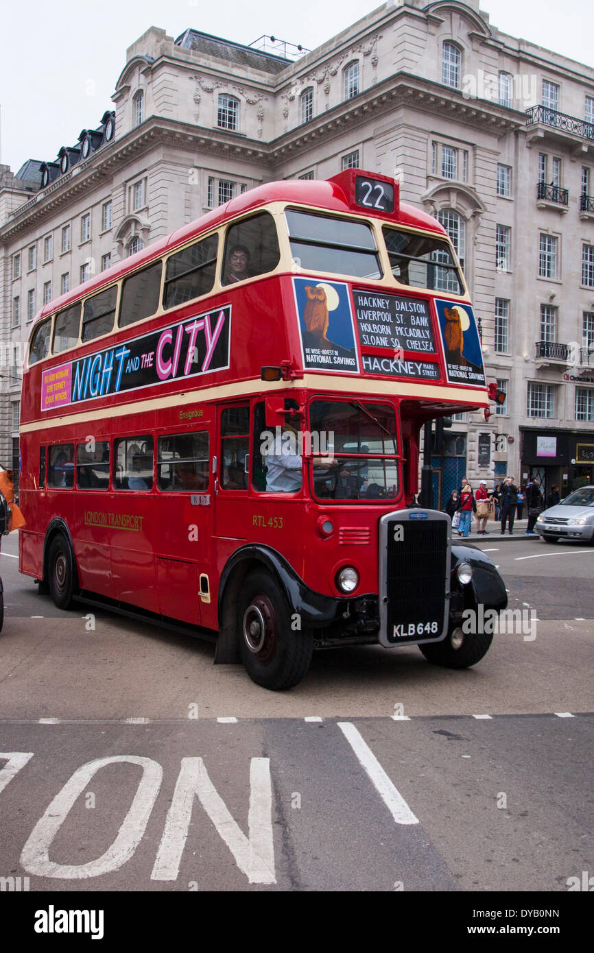 London rt bus hi-res stock photography and images - Alamy