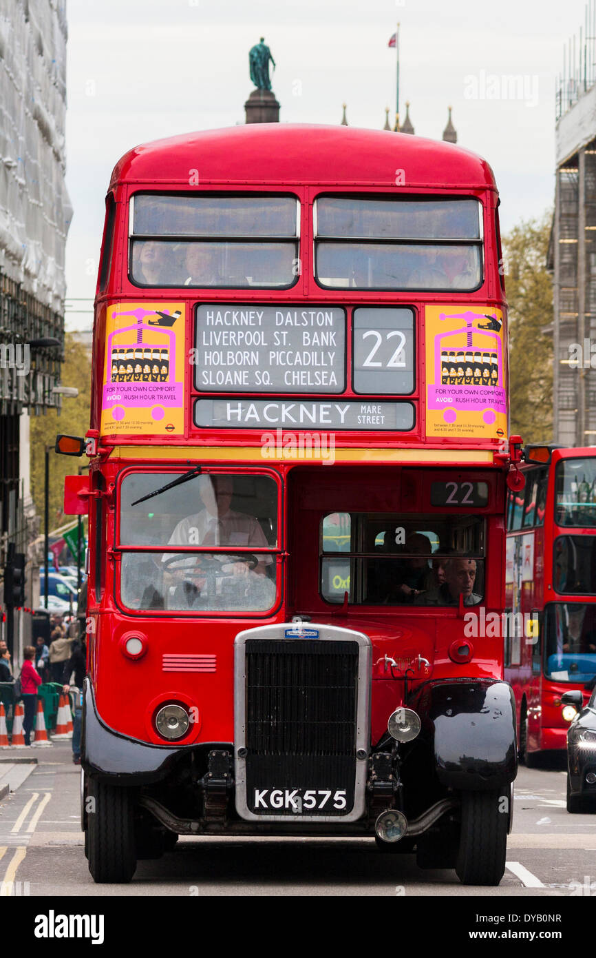London rt bus hi-res stock photography and images - Alamy