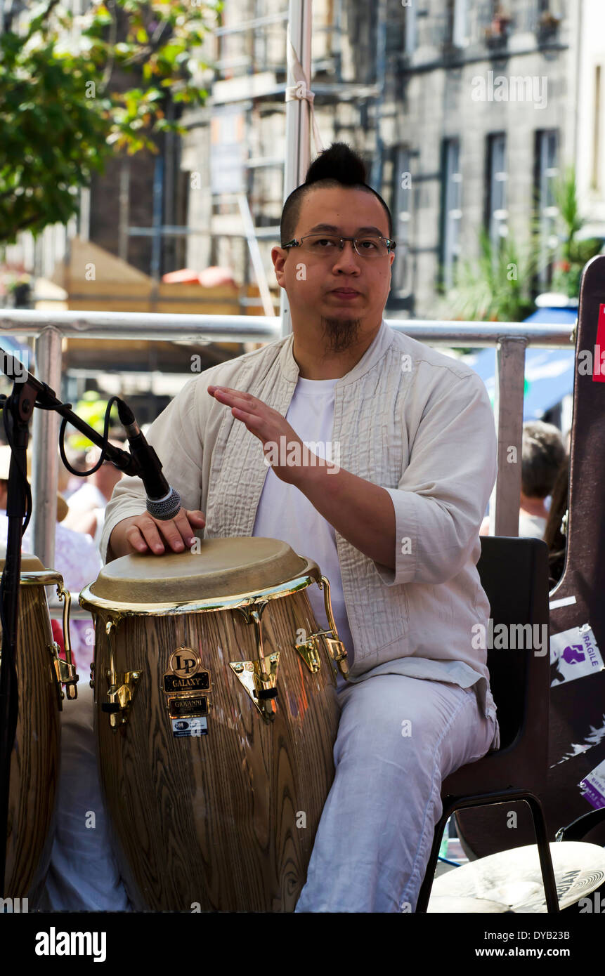 Bongo player hi-res stock photography and images - Alamy