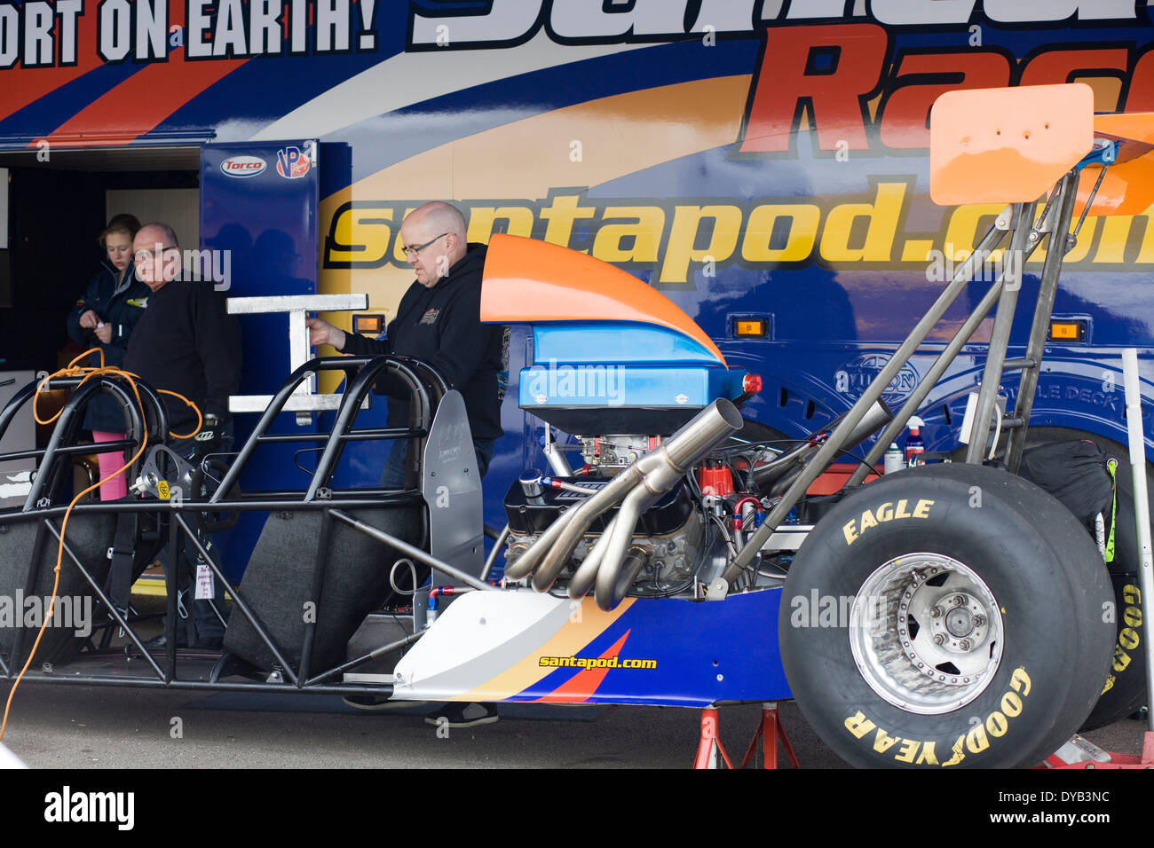 Pit crew race car hi-res stock photography and images - Alamy