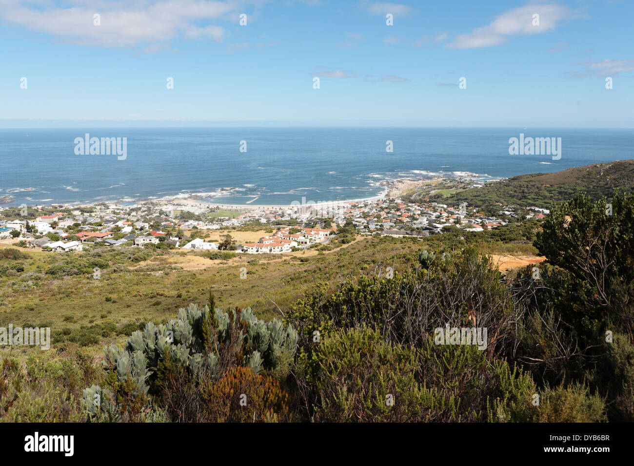 Diagonal hiking trail on Table Mountain with Camps Bay in the ...