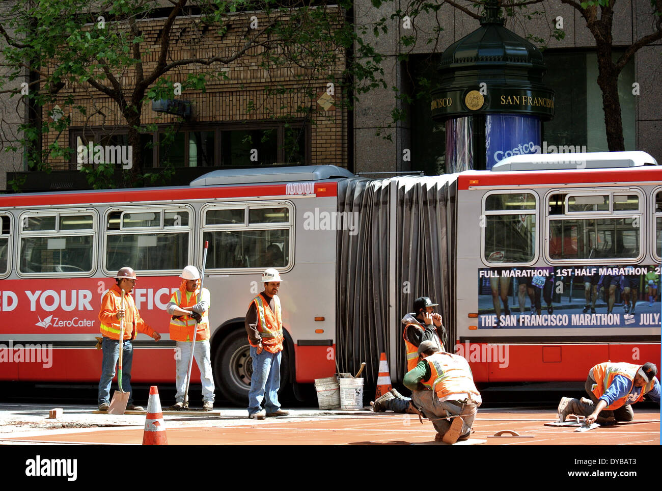 Construction workers wearing hard hats hi-res stock photography and ...