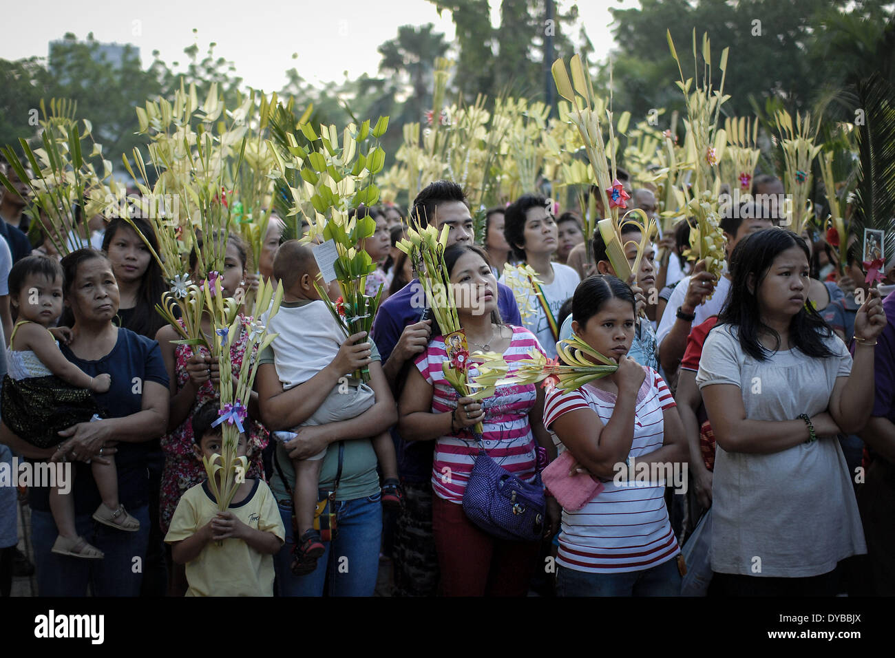 Catholic filipino catholics philippines hi-res stock photography and ...