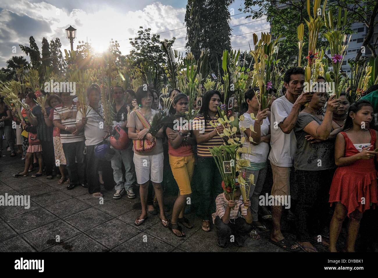 Catholic filipino catholics philippines hi-res stock photography and ...