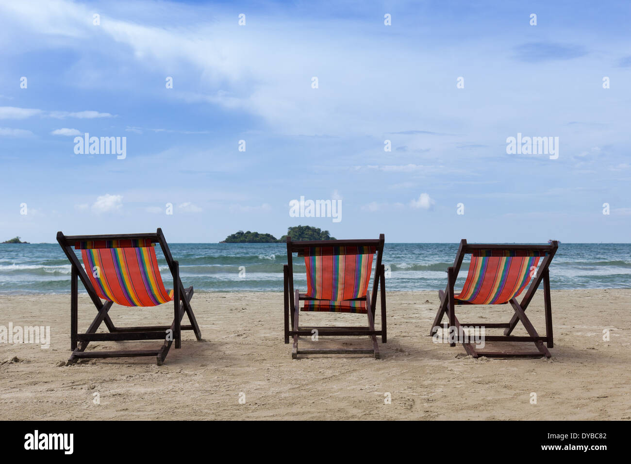Two sun chairs hi-res stock photography and images - Alamy