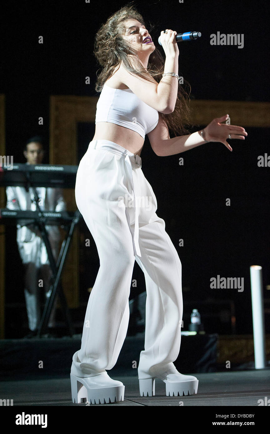 California, USA. 12th Apr, 2014. Singer LORDE performs as part of the ...