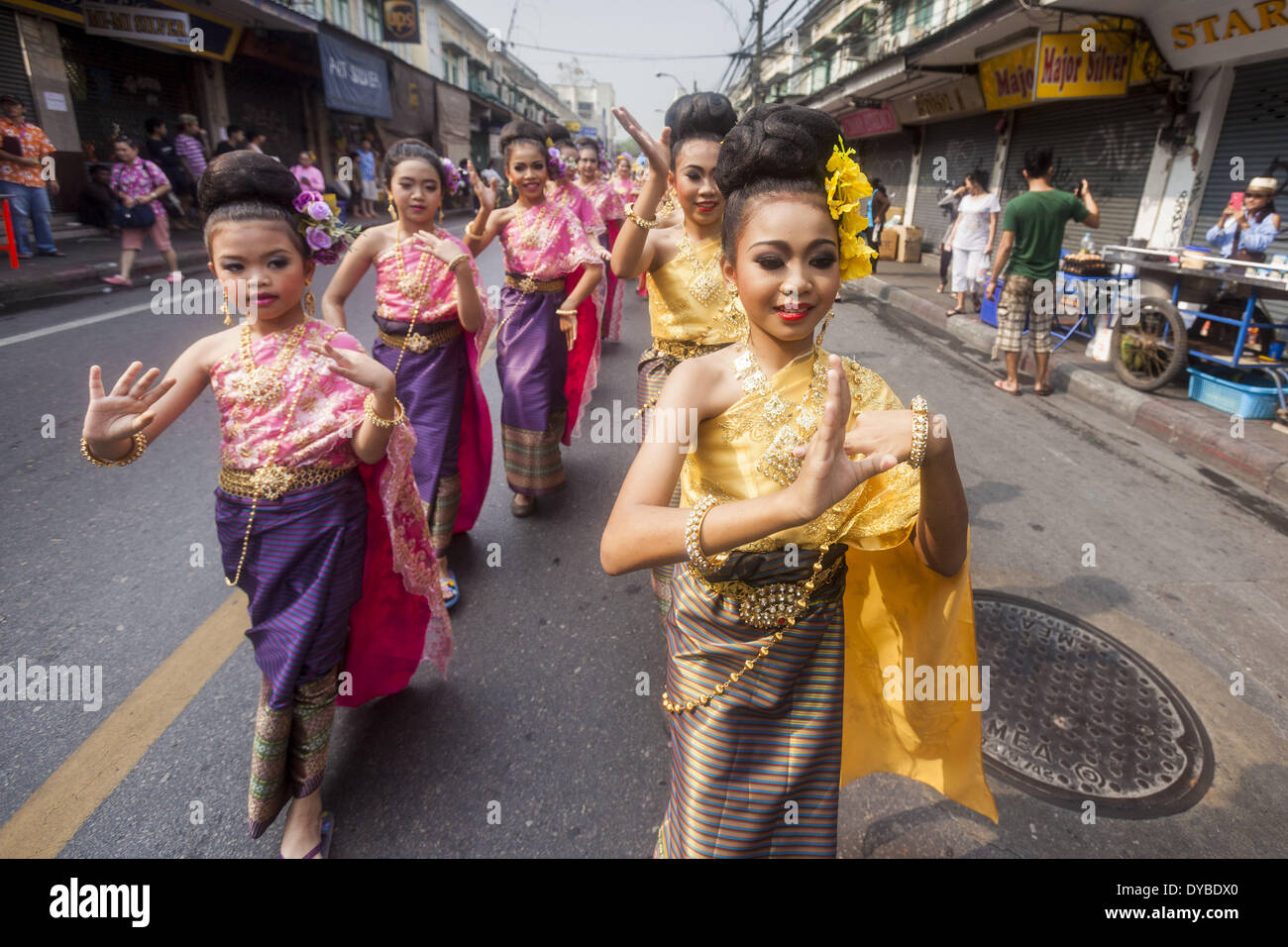 Bangkok, Bangkok, Thailand. 13th Apr, 2014. Traditional Thai dancers in ...