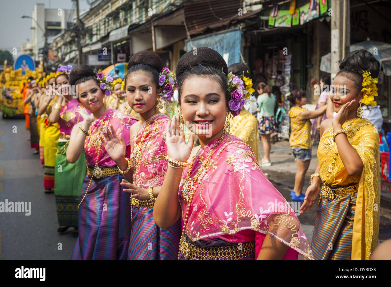 Bangkok, Bangkok, Thailand. 13th Apr, 2014. Traditional Thai dancers in ...