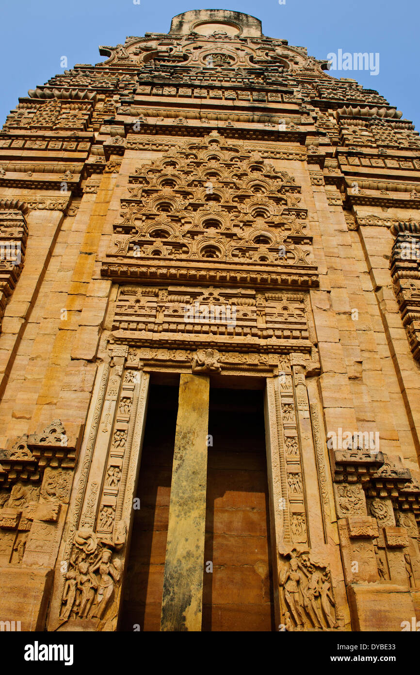 Teli ka Mandir,tomb stones,entrance,9th Century,tallest Temple in the Fort of Gwalior, Madhya ...