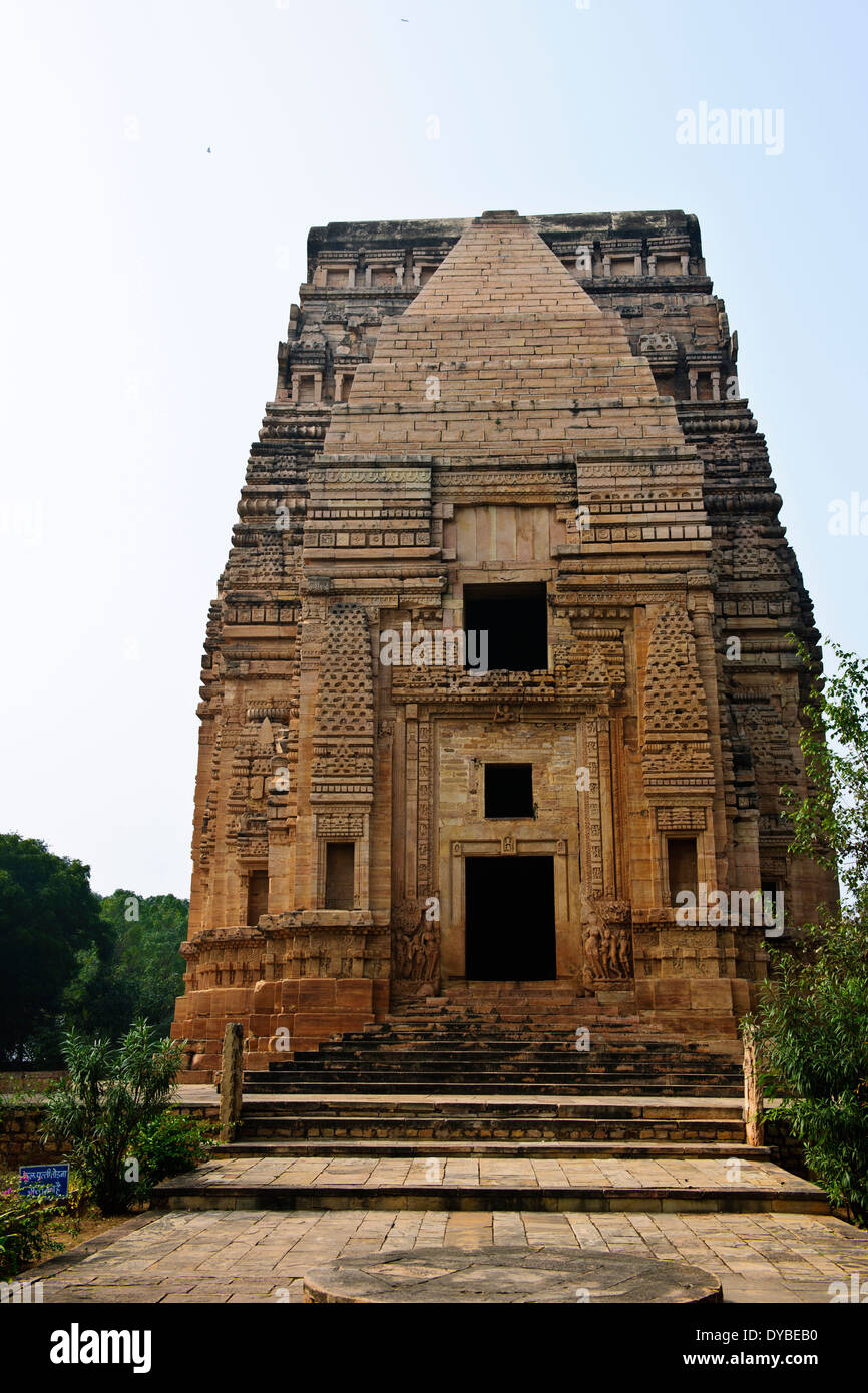 Teli ka Mandir,tomb stones,entrance,9th Century,tallest Temple in the ...