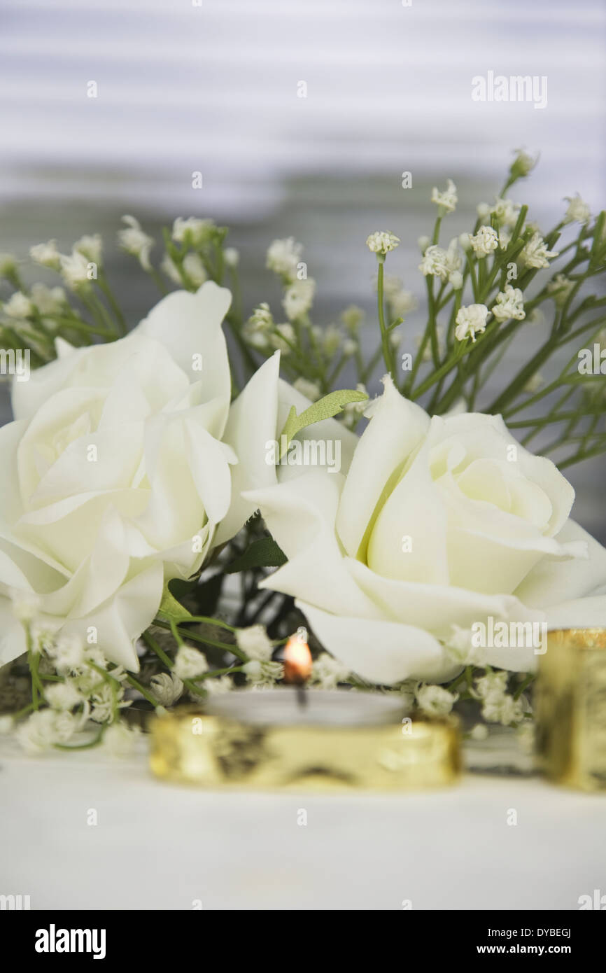 Fake roses hi-res stock photography and images - Alamy