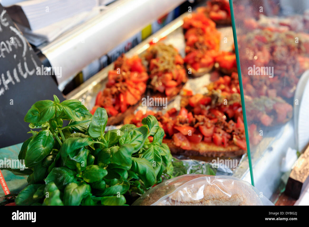 Italian deli london hi-res stock photography and images - Alamy