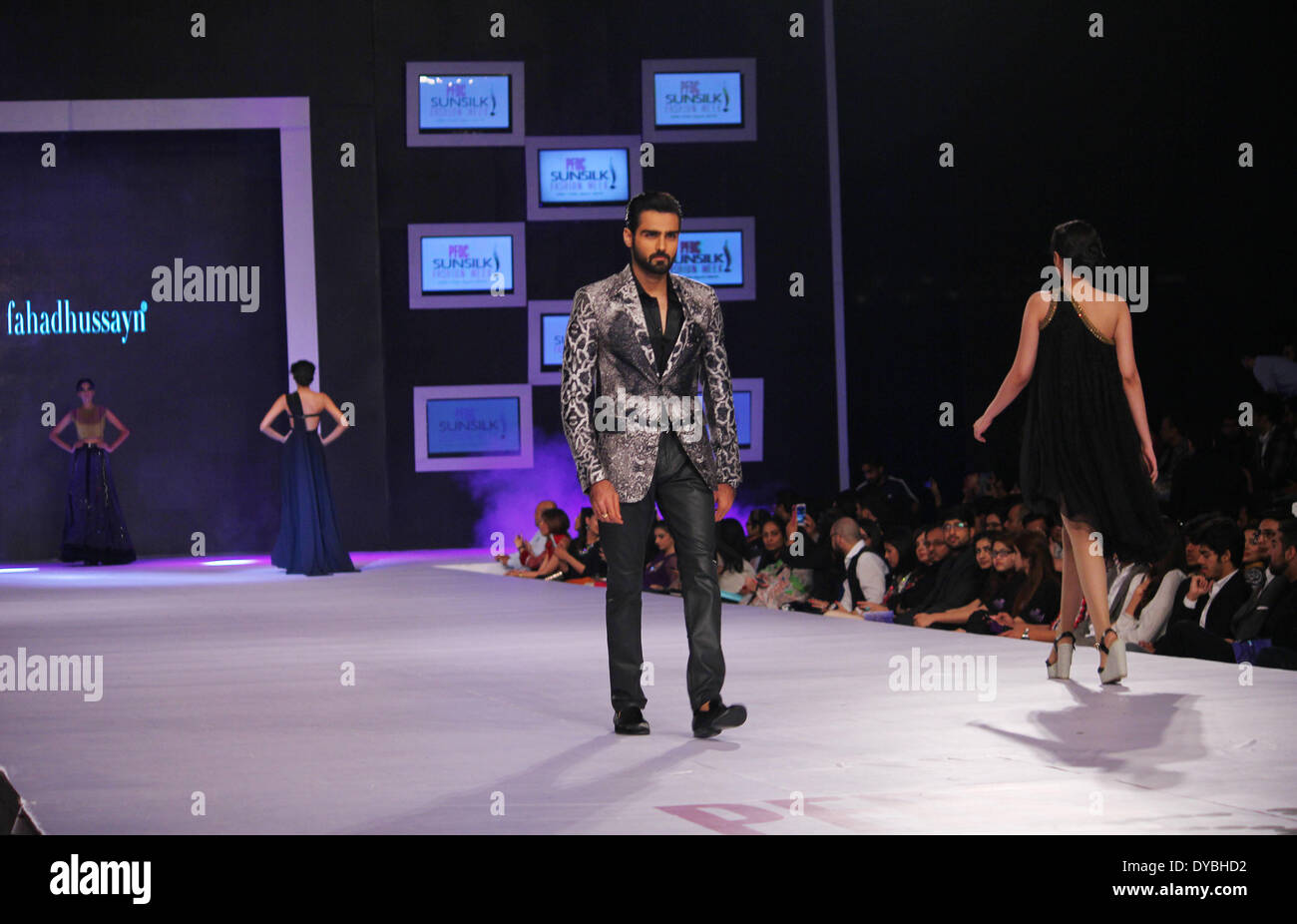 LAHORE, PAKISTAN-APRIL 12 : Pakistani Models present creations by ...