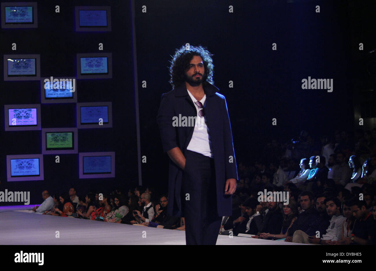 LAHORE, PAKISTAN-APRIL 12 : Pakistani Models present creations by ...