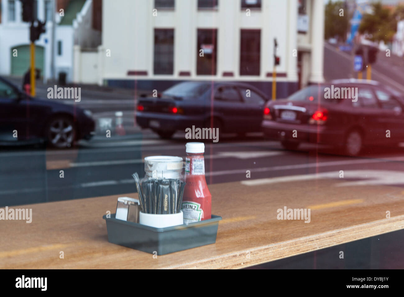 Glass restaurant exterior hi-res stock photography and images - Alamy