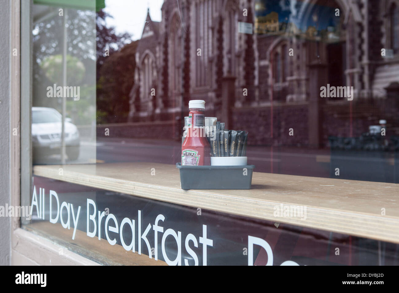 Glass restaurant exterior hi-res stock photography and images - Alamy