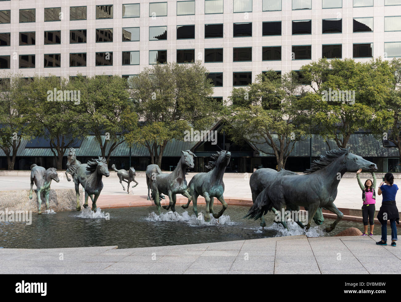 The bronze "Mustangs of Las Colinas" in Williams square Irving, Texas ...
