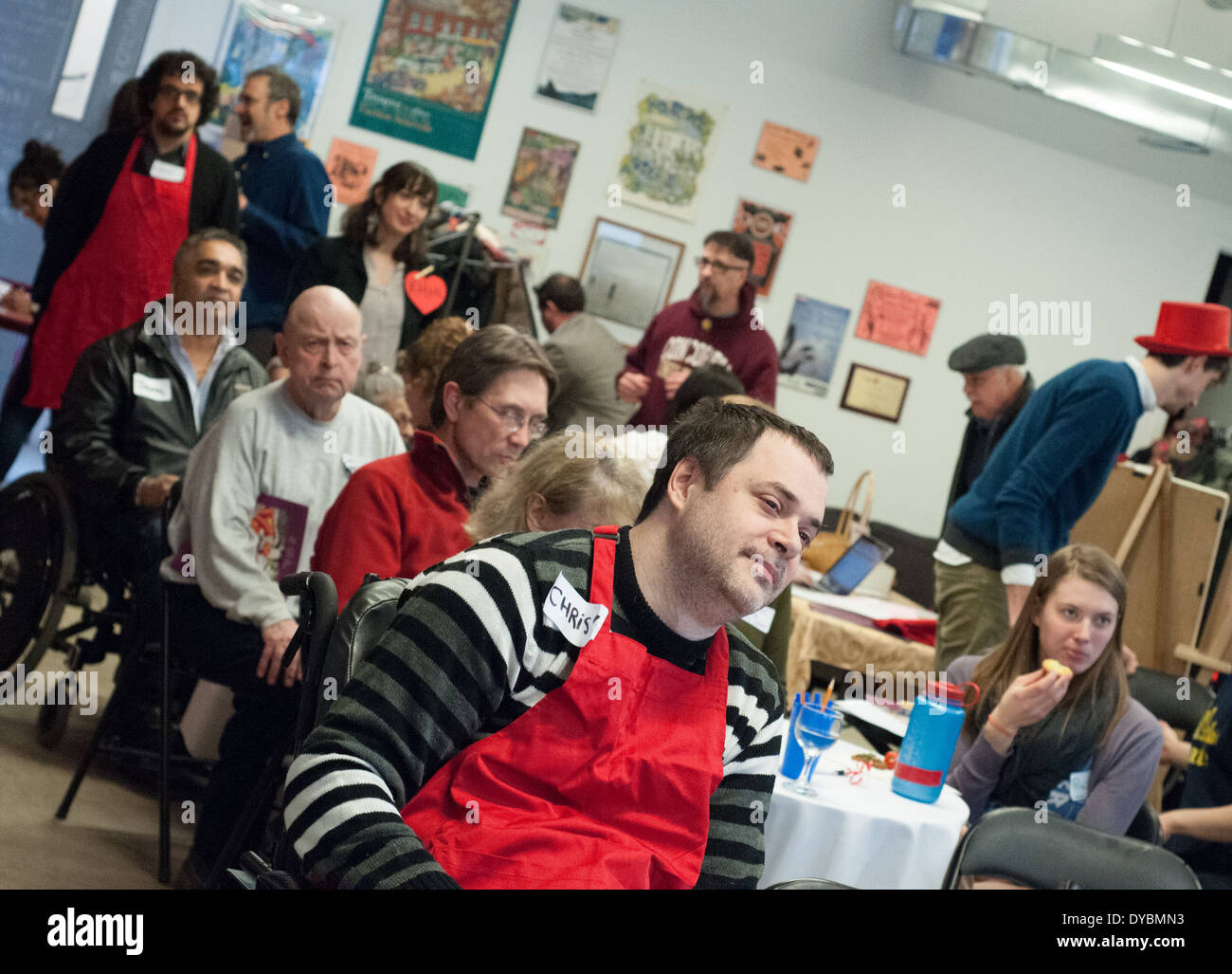 Meals on wheels volunteer hi-res stock photography and images - Alamy