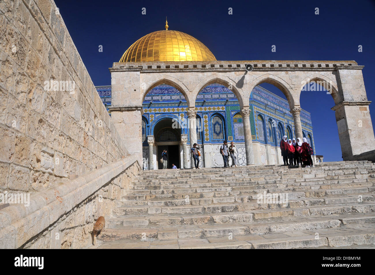 Muslim girls in front of Dome of the Rock Mosque, Temple Mount, Old ...