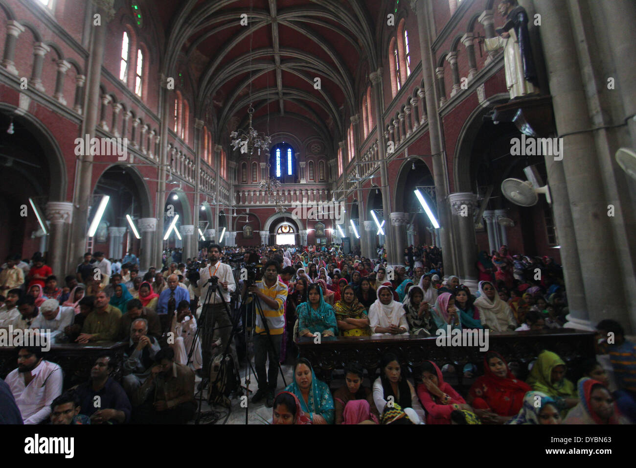 Lahore, Pakistan. 13th Apr, 2014. Pakistani Christians attend a Palm ...