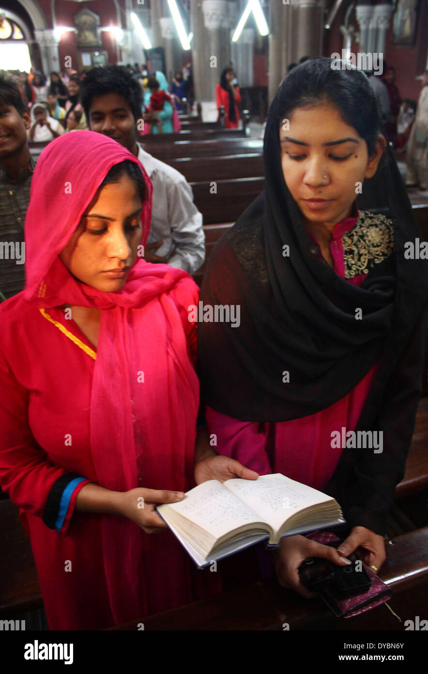 Lahore, Pakistan. 13th Apr, 2014. Pakistani Christians attend a Palm ...
