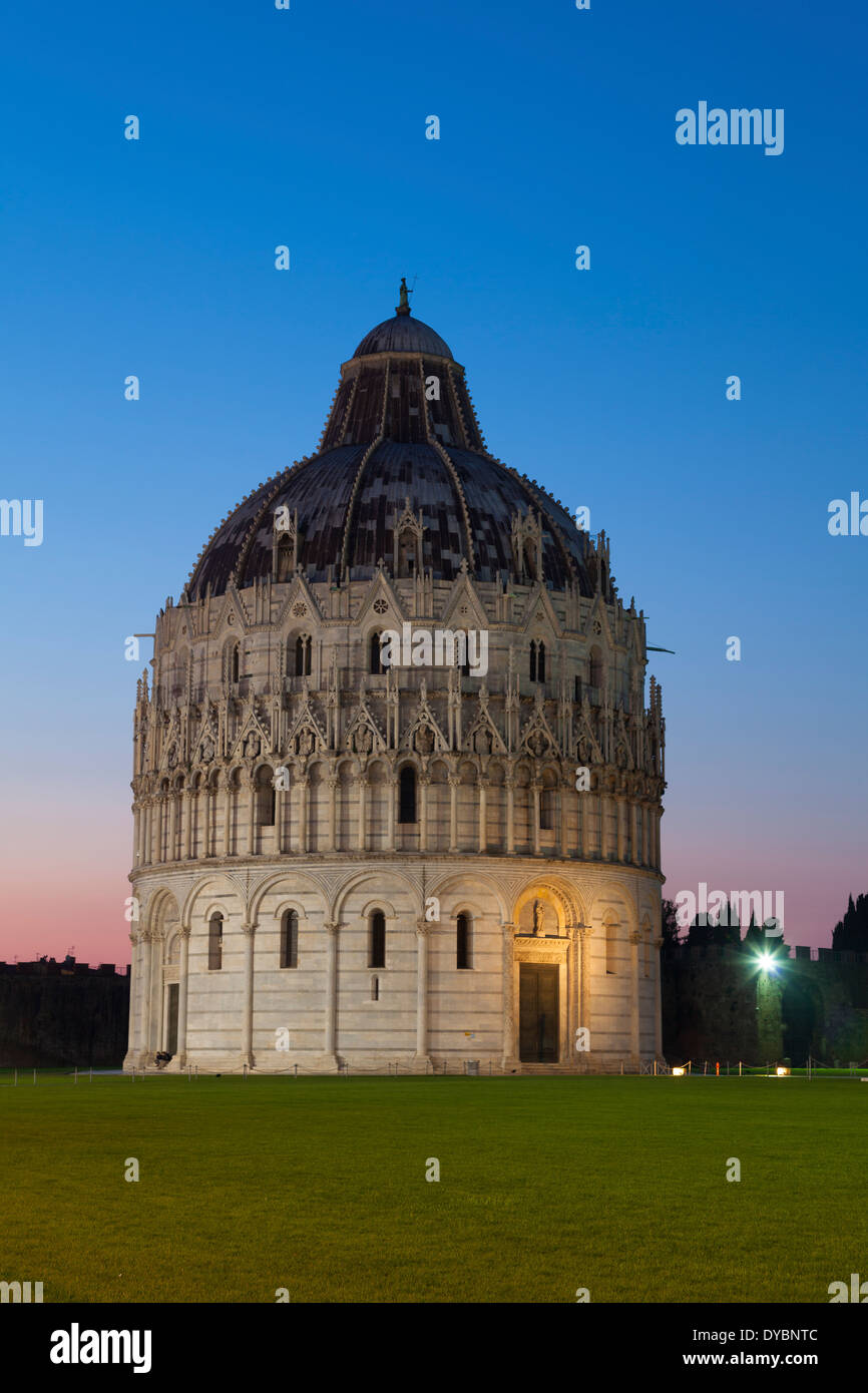 Cathedral baptistery piazza dei hi-res stock photography and images - Alamy