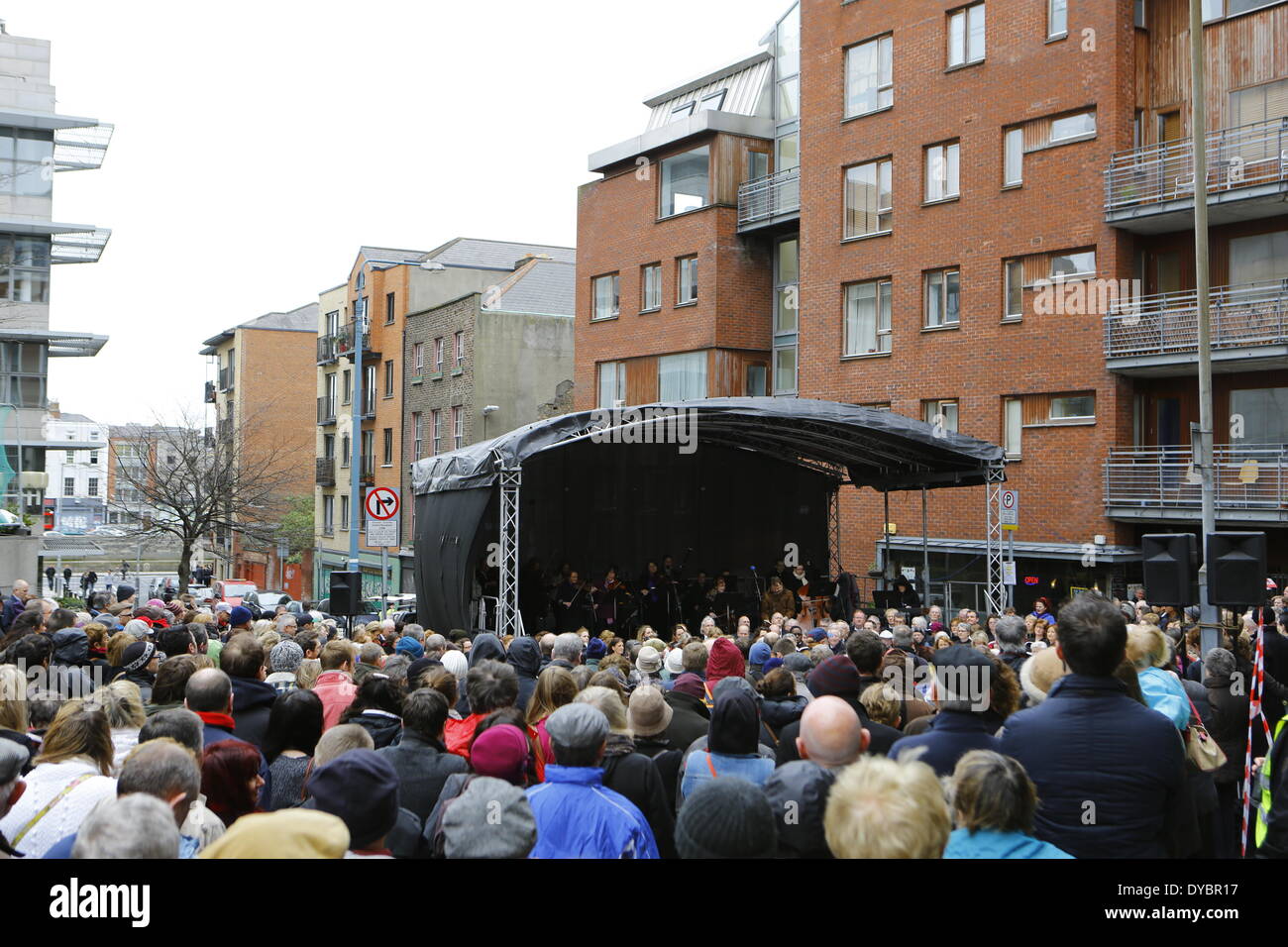 Dublin, Ireland. 13th April 2014. The audience listens to the free ...