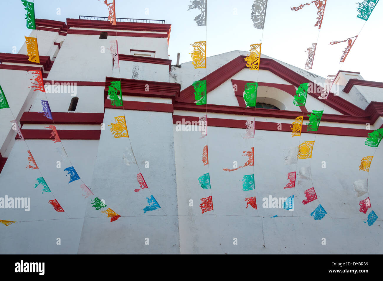 Waving white hi-res stock photography and images - Alamy