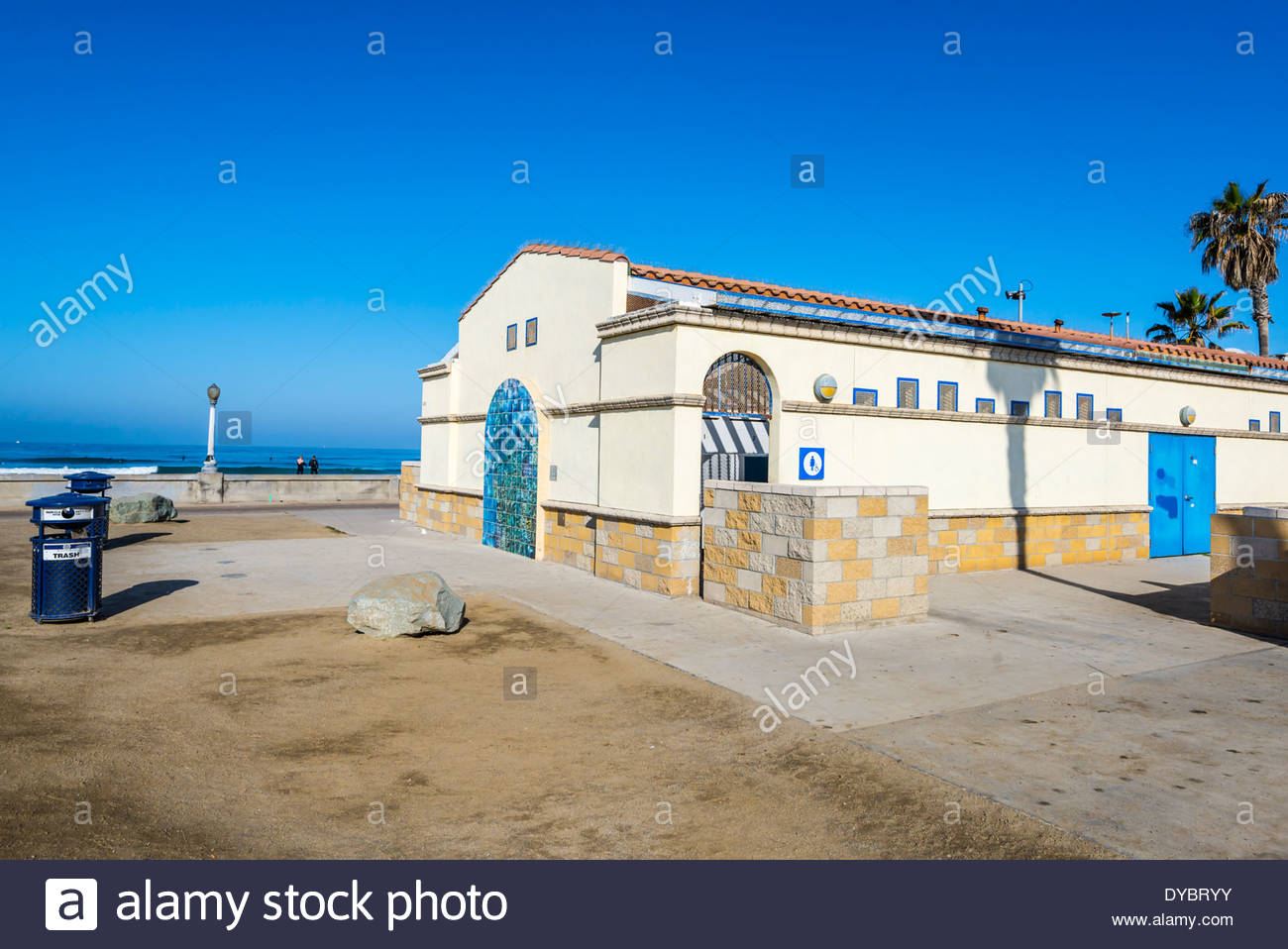 Beach Restroom Stock Photos & Beach Restroom Stock Images - Alamy