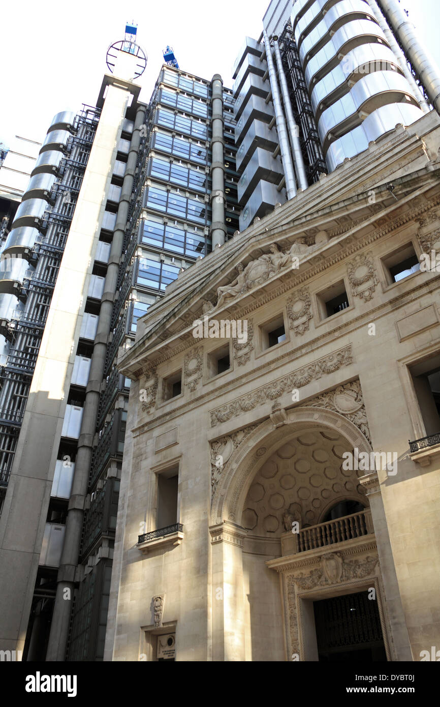 Lloyds building office block designed by architect Richard Rogers at 1 ...
