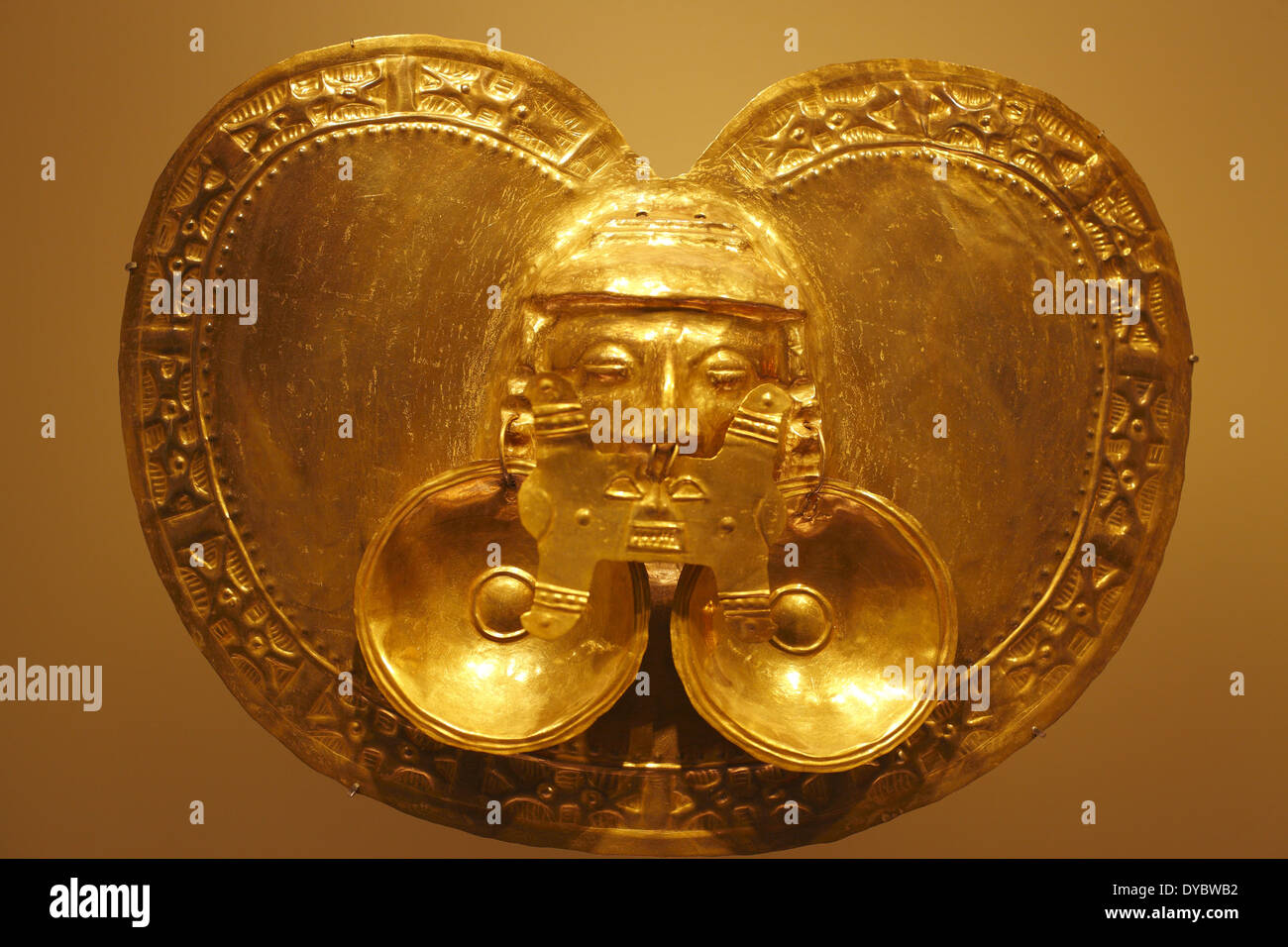 Gold mask museo del oro hi-res stock photography and images - Alamy