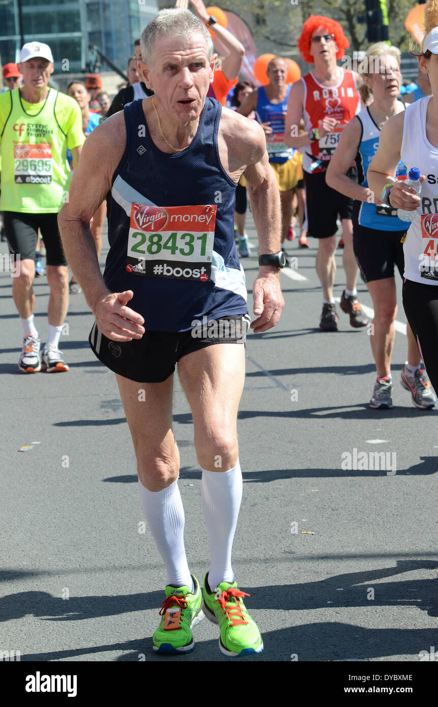 Marathon veteran old runner hi-res stock photography and images - Alamy