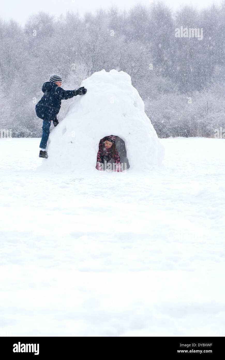 Big igloo hi-res stock photography and images - Alamy