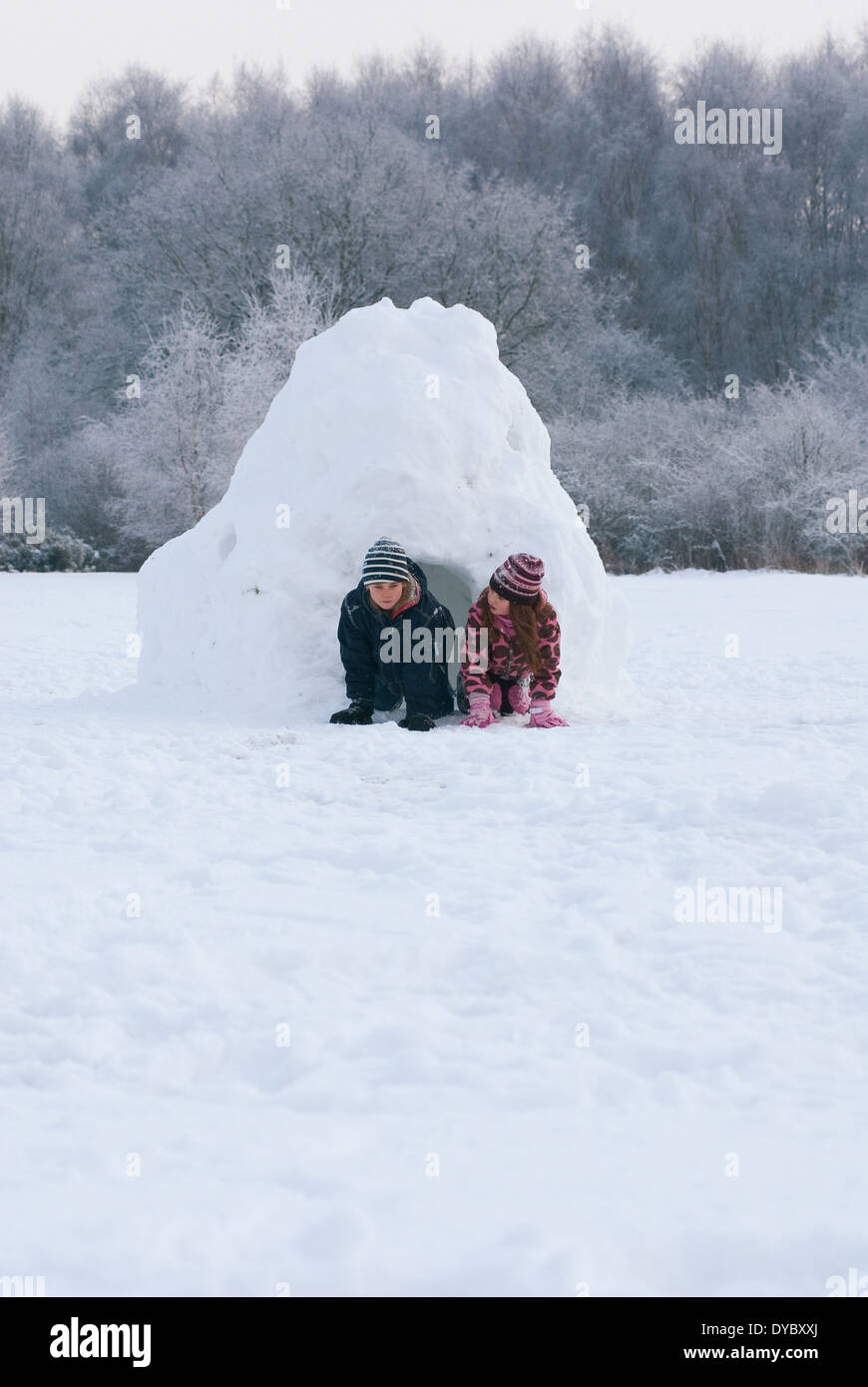 Igloo hi-res stock photography and images - Alamy