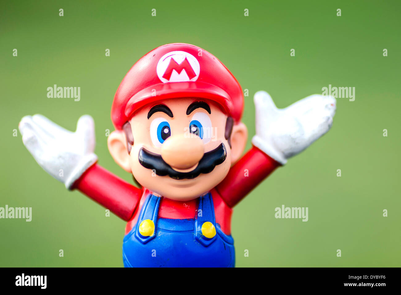 Super mario hi-res stock photography and images - Alamy
