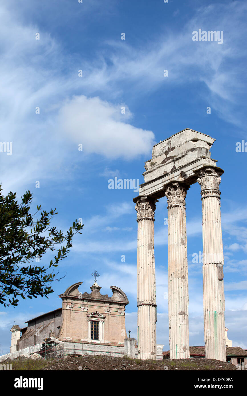 Ruins roman comitium hi-res stock photography and images - Alamy
