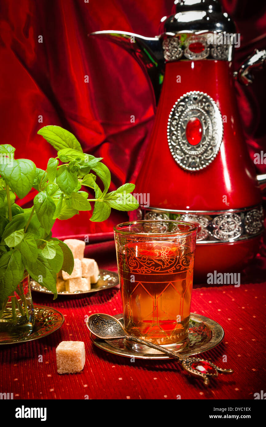 Refreshing mint tea in traditional Arab countries Stock Photo - Alamy