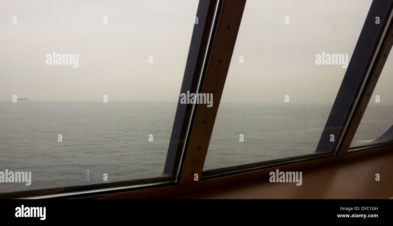 English MIST Channel BOAT SAILING SEA POLLUTION Stock Photo - Alamy