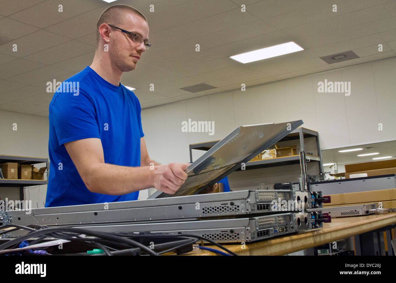 employee assembling HP computer server Stock Photo - Alamy