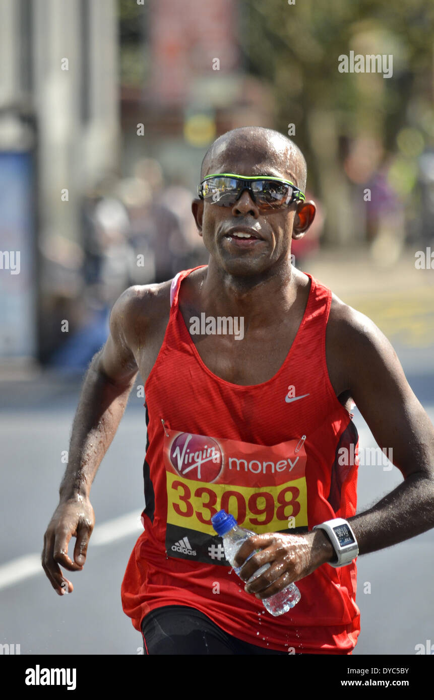Elite men runners hi-res stock photography and images - Alamy