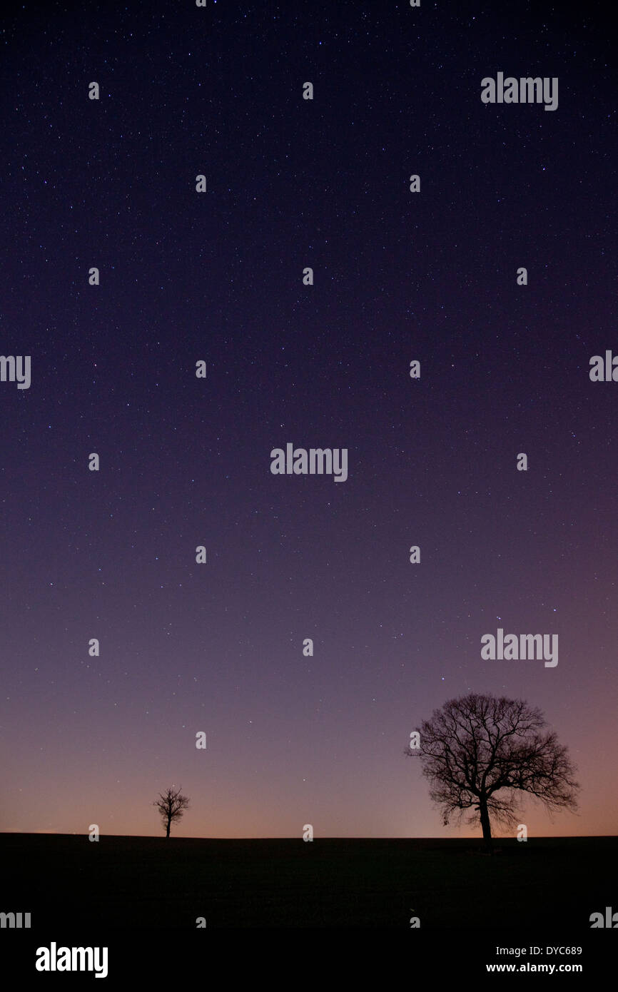 Horizon night hi-res stock photography and images - Alamy