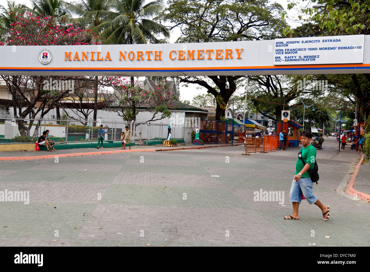 Entry Gate to the North Cemetery in Manila, Philippines Stock Photo - Alamy