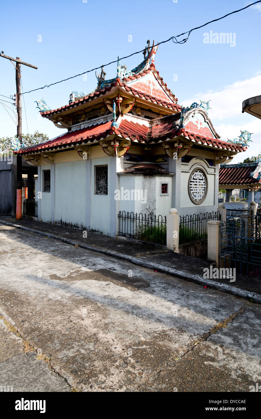 Philippines manila chinese cemetery mausoleum hi-res stock photography ...