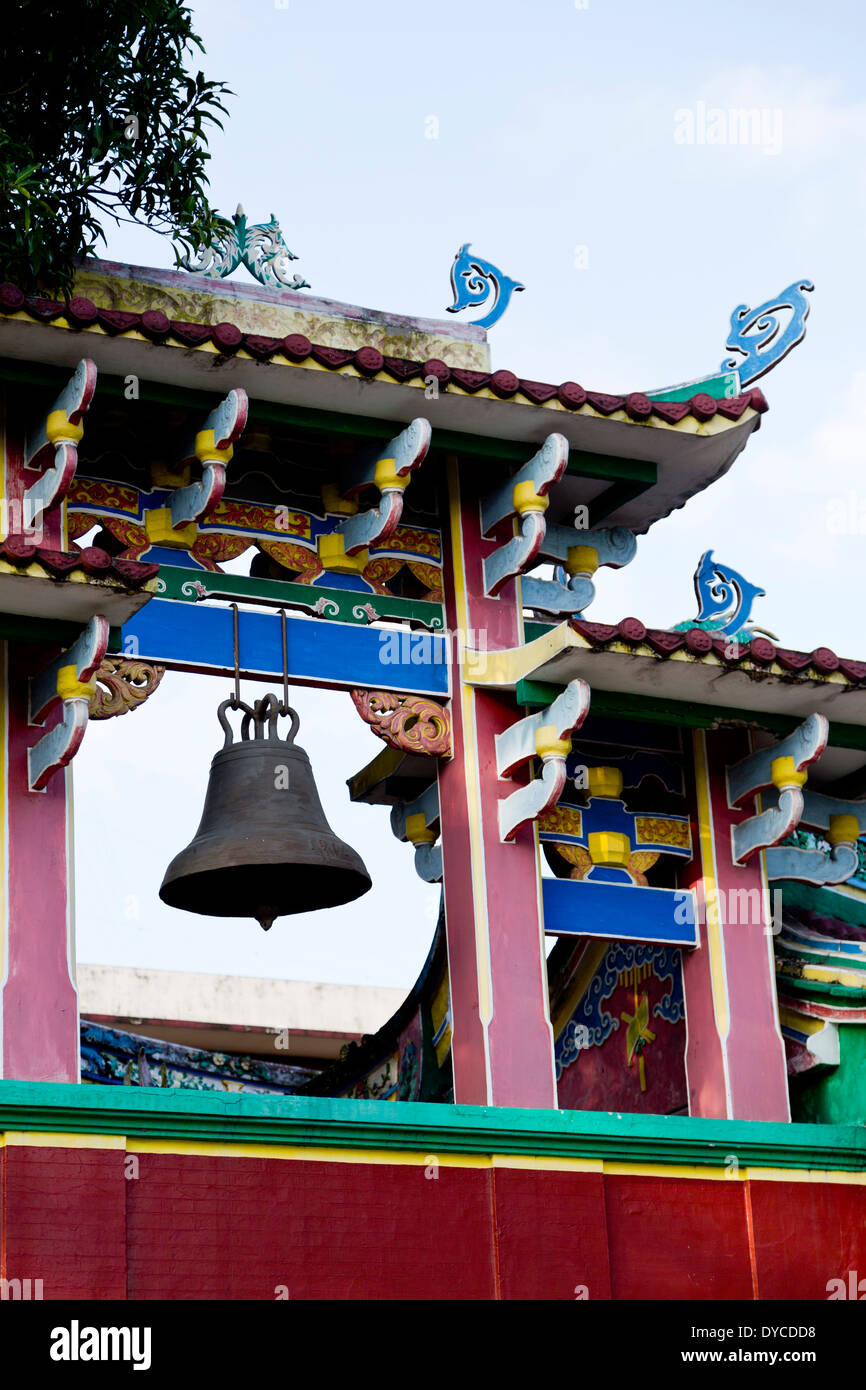 Bell of the Chong Hock Tong temple on the Chinese Cemetery in Manila ...