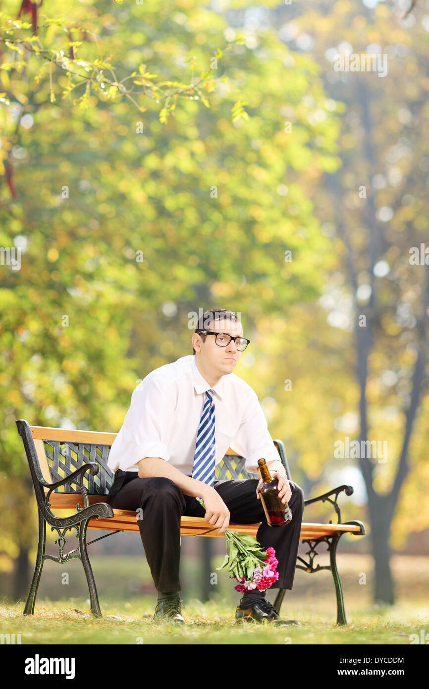 Sad man alcohol hi-res stock photography and images - Alamy