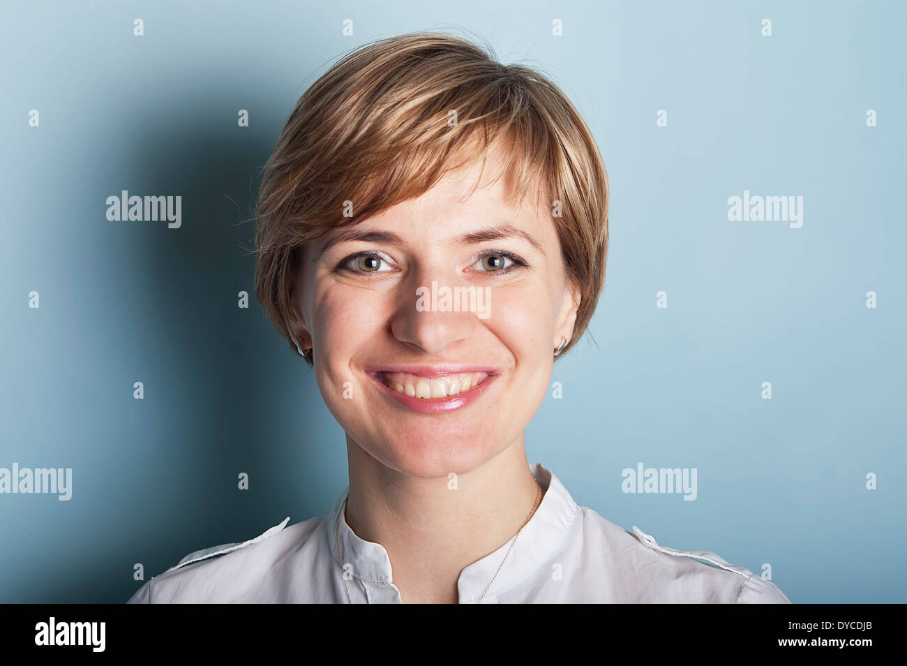 Woman frontal face beautiful hi-res stock photography and images - Alamy