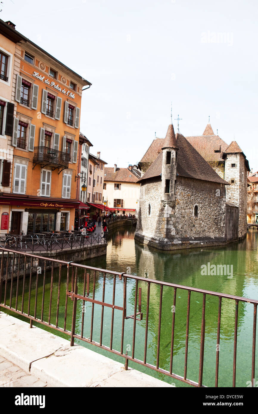 Canal and medieval building in Annecy, South-Eastern France, Europe ...