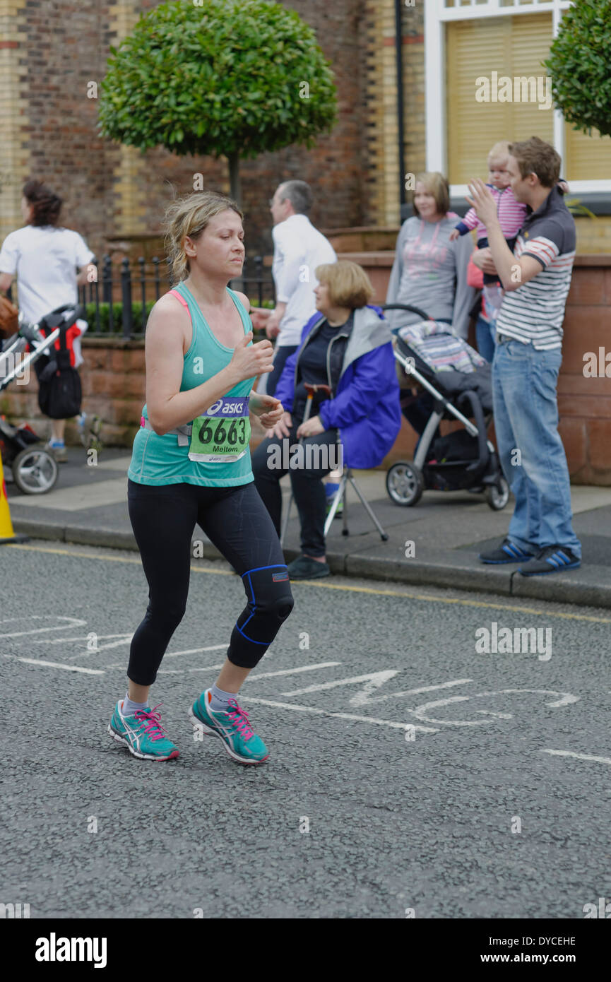 Half way marathon hi-res stock photography and images - Alamy