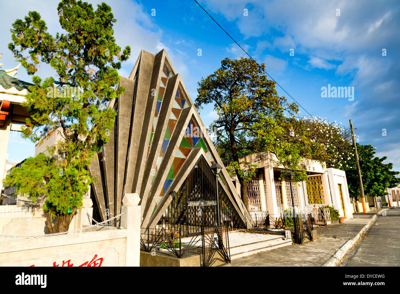 Typical Mausoleum on the Chinese Cemetery in Manila, Philippines Stock ...
