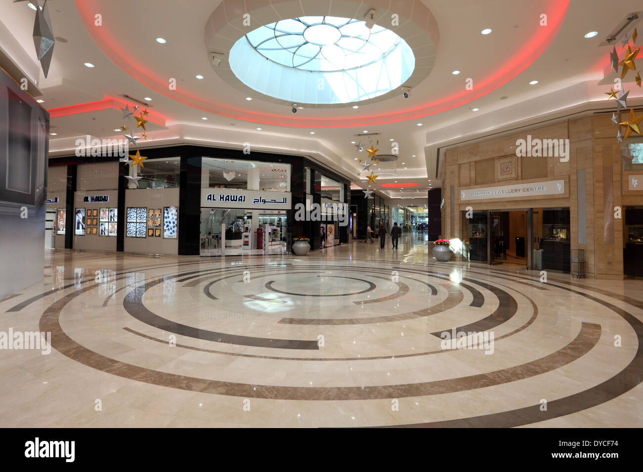 Mall inside hi-res stock photography and images - Alamy